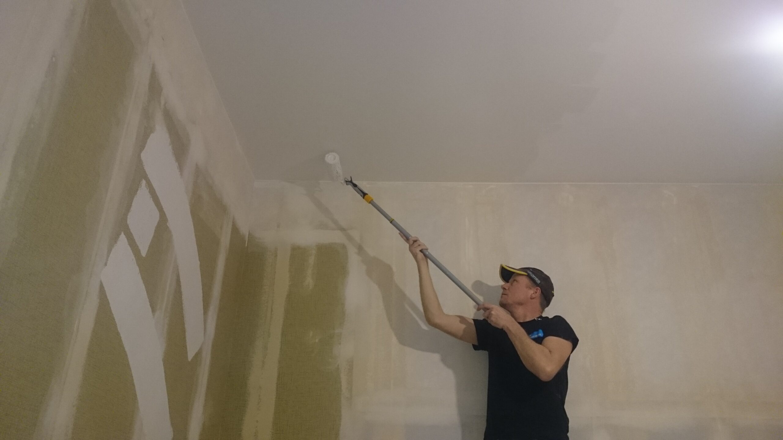 How to Paint a Garage Ceiling? Tools, Tips & Safety
